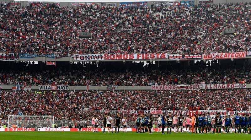 Postergación por una tragedia en el Monumental